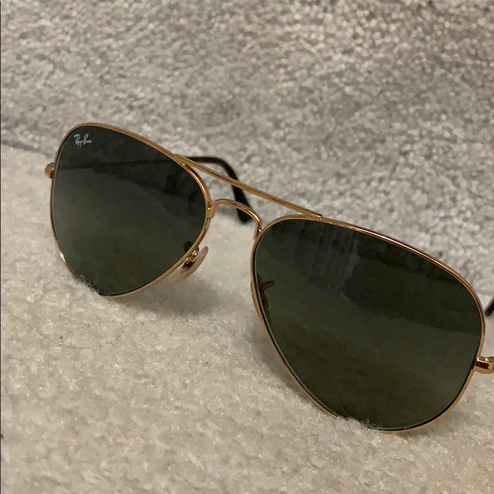Ray Ban Aviators With Gold Frame - Gem